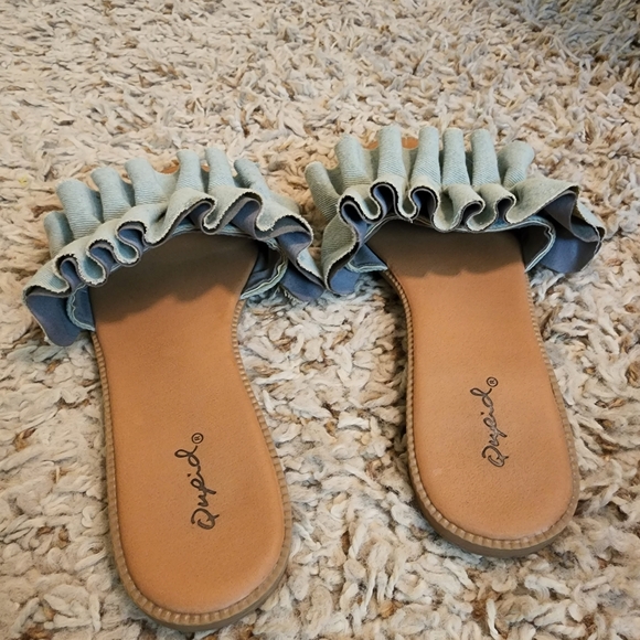 Qupid | Shoes | Qupid Slide Sandel | Poshmark